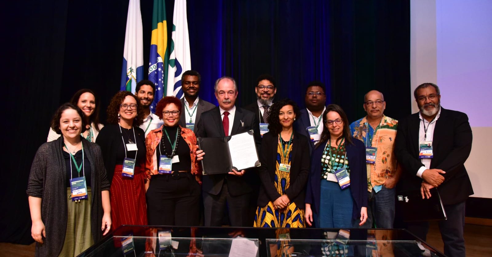 Em evento sobre empoderamento negro, Mercadante institui Grupo que ...
